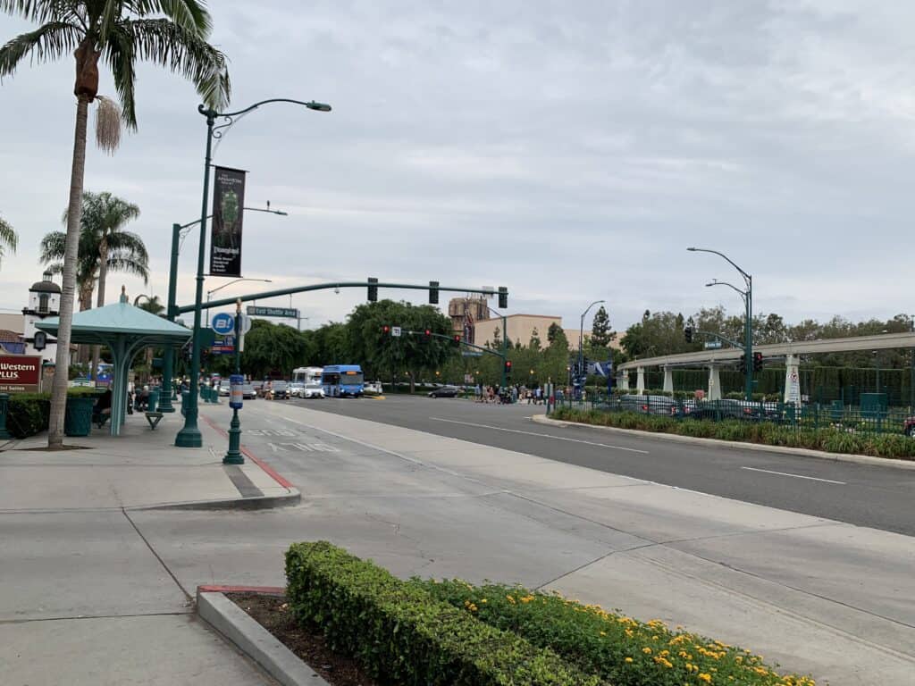 Honest Review of Disneyland from a Disney World Regular : Disney Fanatic