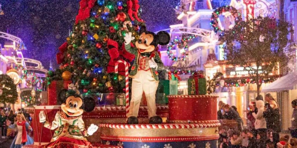 Disney Just Dropped the Holiday Entertainment News That Fans Have Been ...