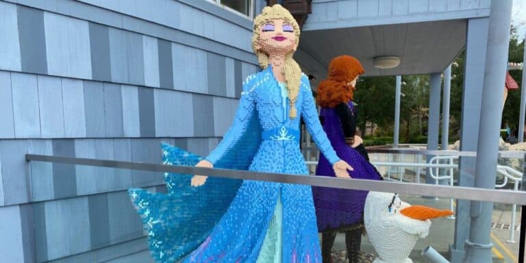 Disney Jigsaw Puzzle: Elsa Lego Statue : Disney Fanatic