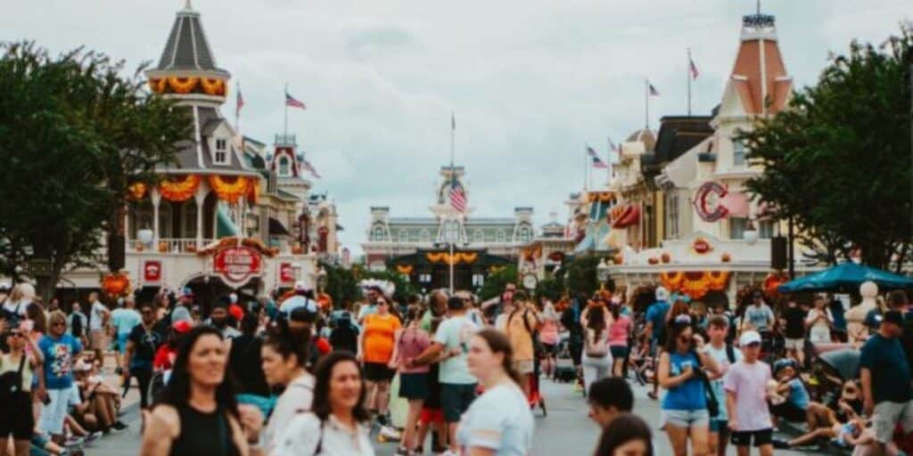Disney Cast Member Quickly Gets in Handcuffs Following Serious Incident ...