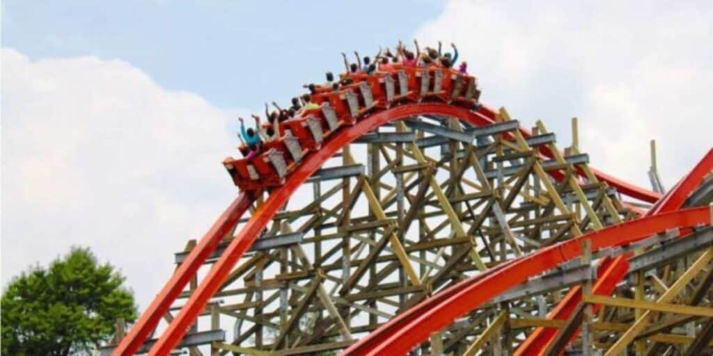 17-Year-Old Dies at Six Flags, Theme Park Criticized for Slow Emergency ...