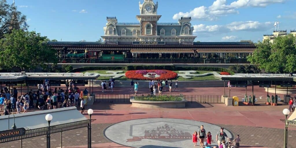 Disney Summons Beloved Parks Figure After Years of Silence : Disney Fanatic