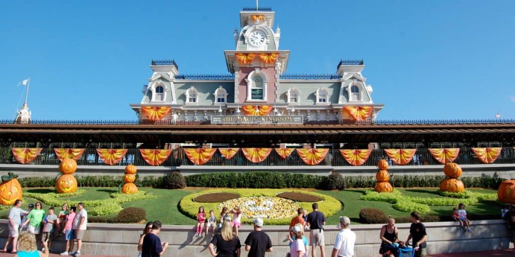 Magic Kingdom's $124 Add-On Returns August 7 as Disney Expands Premium ...