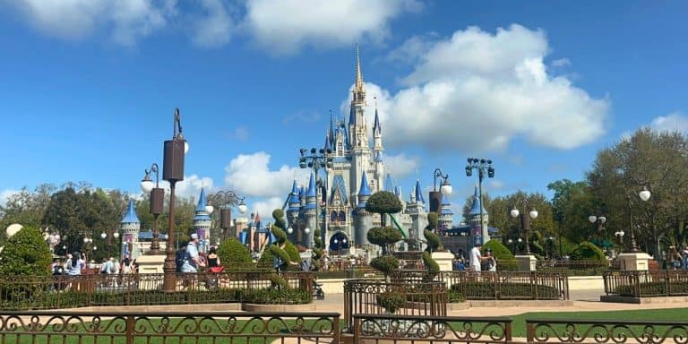 Cinderella Castle Structure Disappears From Magic Kingdom on April 15 ...